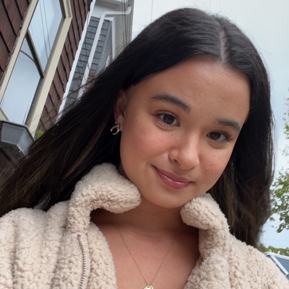 Sophie's Closet (@sophierulong) | Poshmark